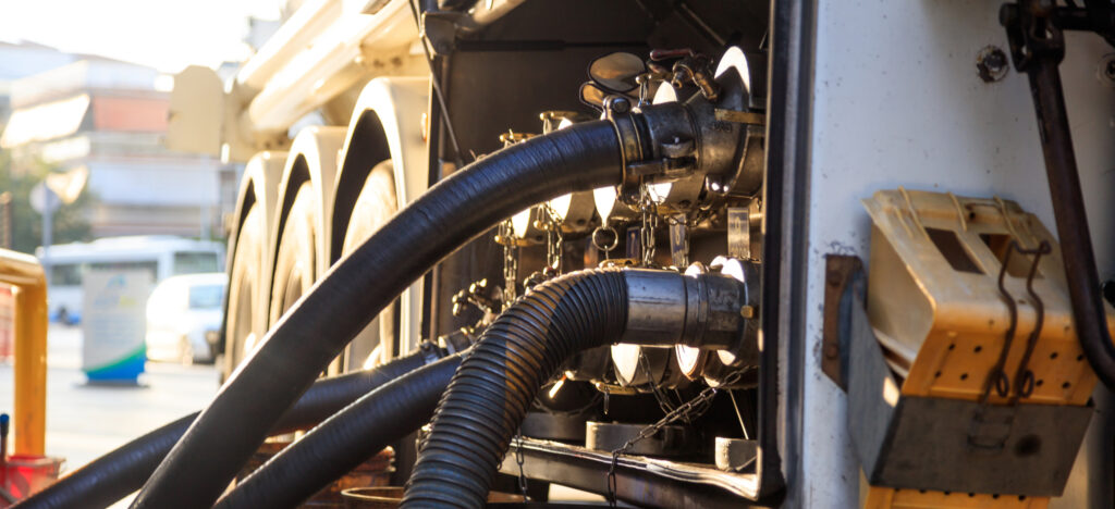 Oil and Petroleum Hose Applications: What the Oil & Gas Industry Needs ...